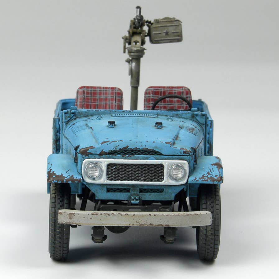 1/35 現用小型四輪駆動SUV ミリタリー仕様 DShKM重機関銃搭載型 | HLJ.co.jp