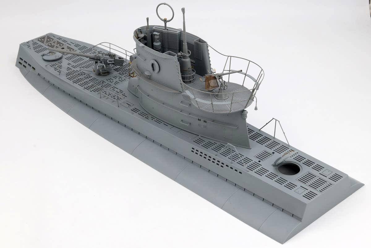 1/35 ドイツ海軍 Uボート VIIC型 (水上航行モデル) | HLJ.co.jp
