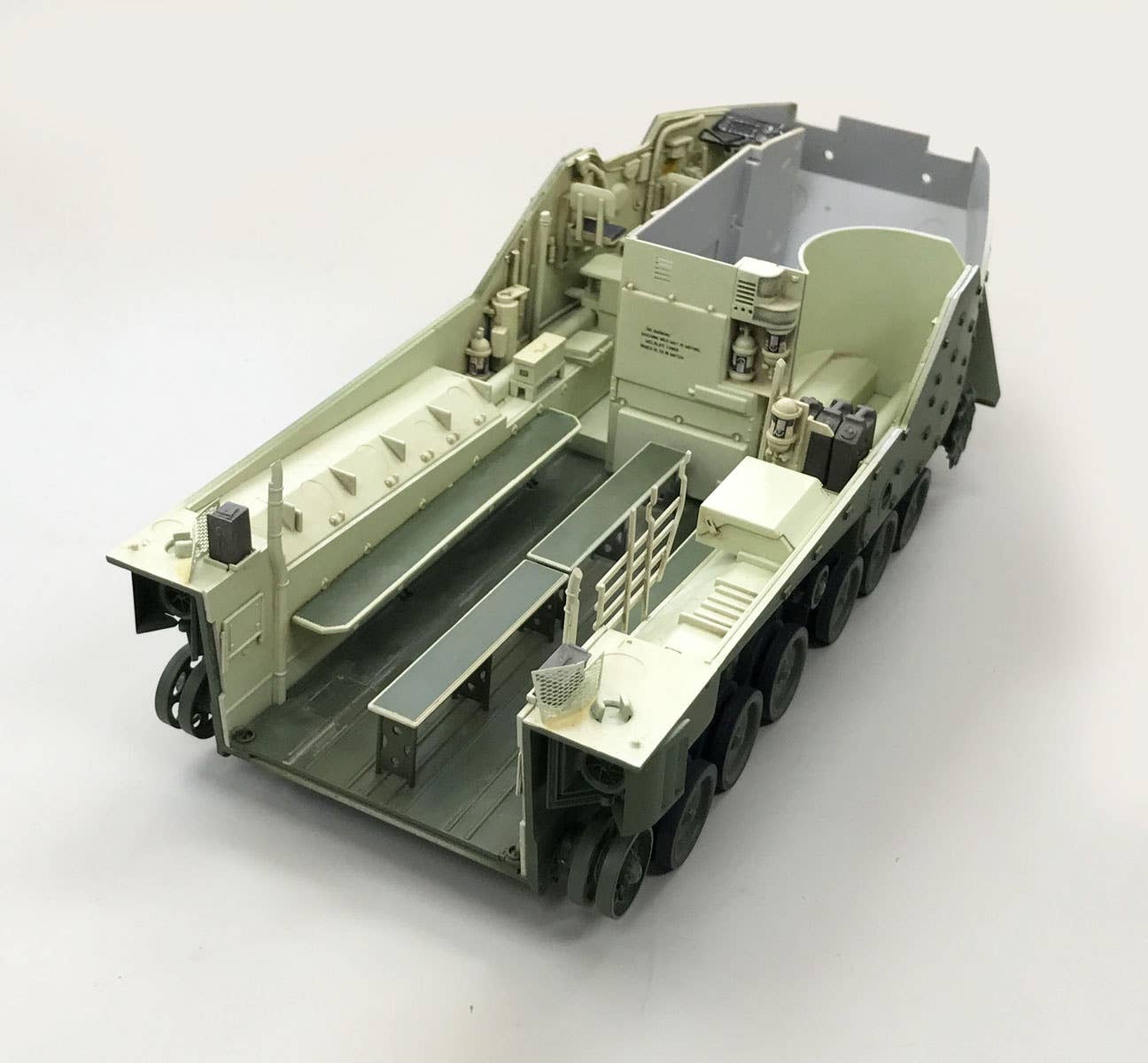 1/35 AAV7 A1 RAM/RS 陸上自衛隊水陸両用車 | HLJ.co.jp