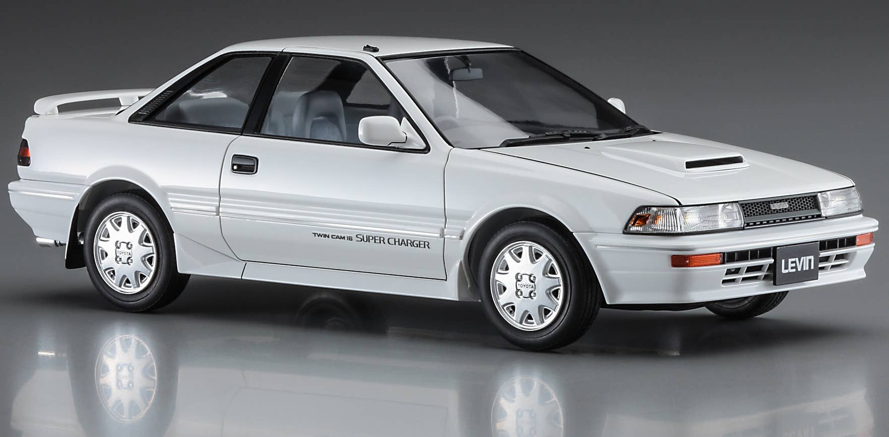 1/24 トヨタ カローラ レビン AE92 GT-Z 前期型 | HLJ.co.jp