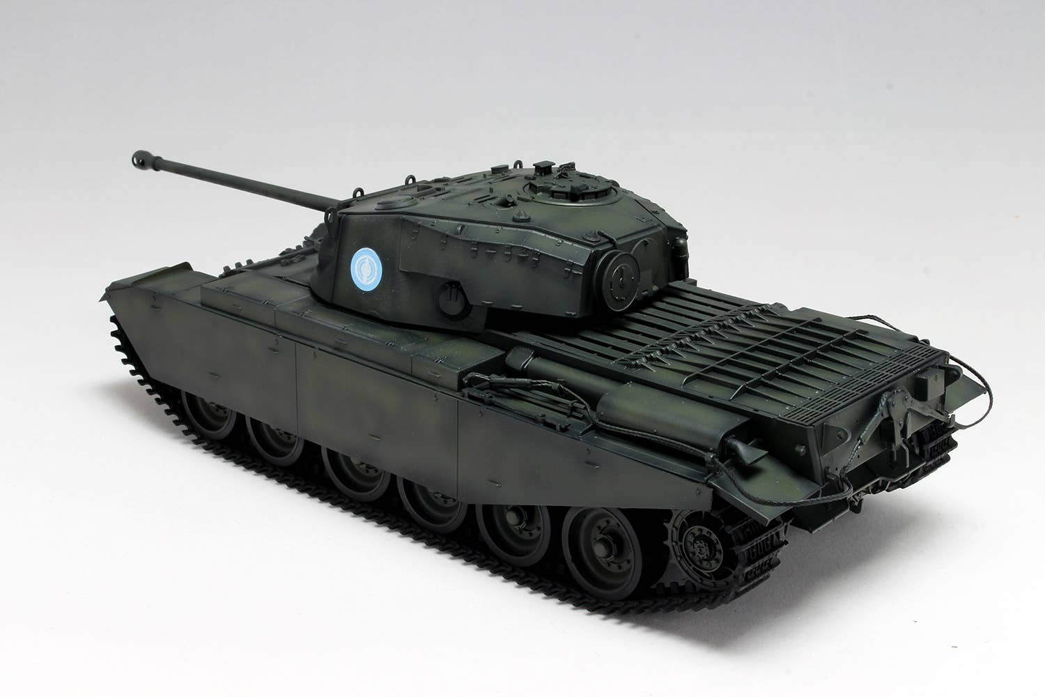 1/35 ガルパン劇場版 巡航戦車 A41センチュリオン 大学選抜チーム (バトルダメージデカール付き) | HLJ.co.jp